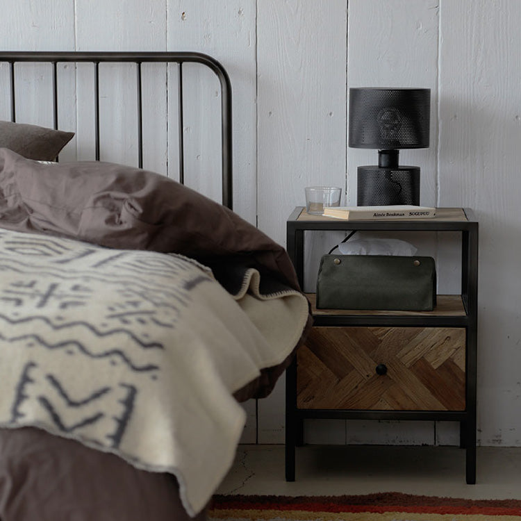 ヘイル サイドテーブル[tok] | 家具・インテリア通販サイト CRASH GATE(クラッシュゲート) – CRASH GATE公式通販サイト